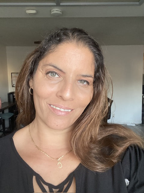 Book: Corina (To Post On Social Media) — 2HotStore